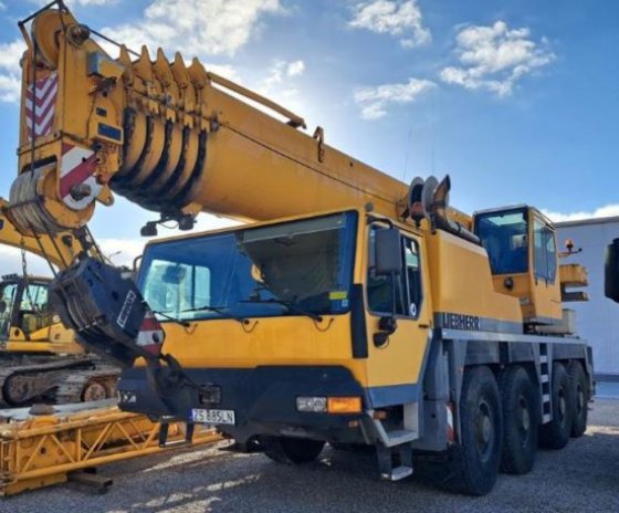 2000 Liebherr LTM 1080/1 in Bełchatów, Łódź, Poland