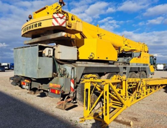 2000 Liebherr LTM 1080/1 in Bełchatów, Łódź, Poland