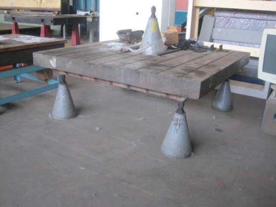 Plate - cube - angle plate - rotary table - support in Collegno, Italy