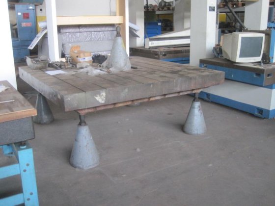 Plate - cube - angle plate - rotary table - support in Collegno, Italy