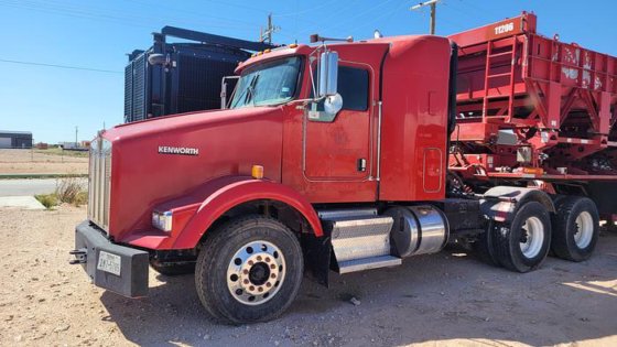 2007 Kenworth T800 Tractor in Midland, TX, USA
