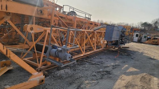 POTAIN MC 175 in Dubai, United Arab Emirates