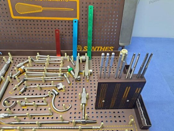 Synthes Basic Instrument Set LC-DCP & DCP Synthes-Basic-Instruments-Set ...