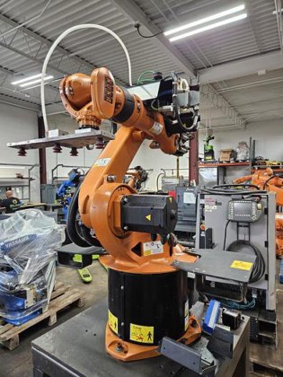 KUKA KR16-2 Industrial Robot With KRC4 Controller in Warren, OH, USA