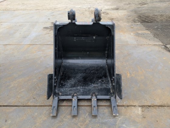 CAT 308 Standard bucket in Kitsuki, Oita, Japan