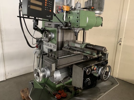 UNIVERSAL MILLING MACHINE “SCHAUBLIN” TYPE 22 in Biel/Bienne, Bern ...