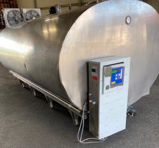 Cooling tank with 7000 liters nominal capacity dimension 200 cm wide ...