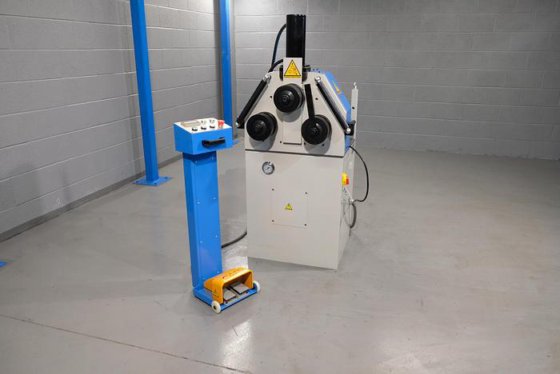 Mach roll 40/50 HV hydraulic section ring Roller in Blackburn, United ...