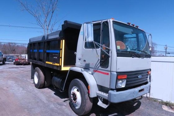 SINGLE AXLE DUMP - FORD CF8000 Cab Over w/14ft Steel Body - Automatic ...