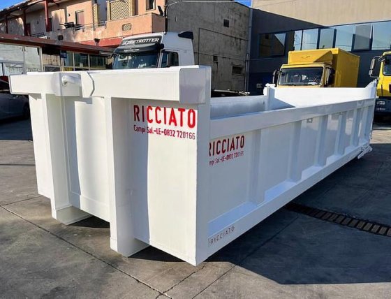 13.5m3 Skip Loading Container LIGHT Line in Italy