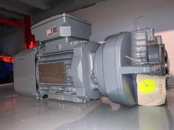 GEARMOTOR SEW EURODRIVE FA27 DRN80KM4/BE05 in Warsaw, Poland