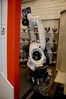 2007 Hermle C30 U in Melzo, Italy