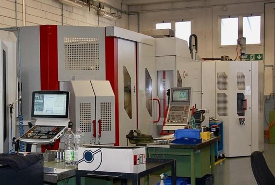 2007 Hermle C30 U in Melzo, Italy