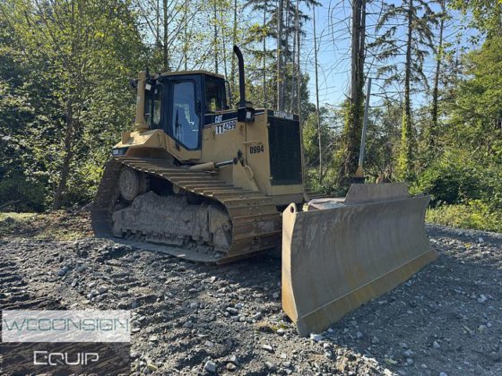 2003 CAT D6M Dozer in Delta, British Columbia, Canada