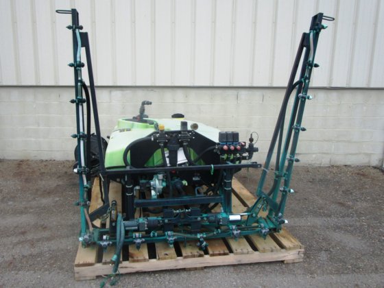 2013 John Deere HD200 Sprayer Attachment in Canton, OH, USA