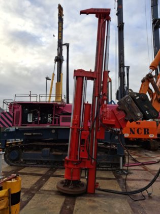 Fambo HR2000 hydraulic impact hammer in Stratford-upon-Avon, England ...