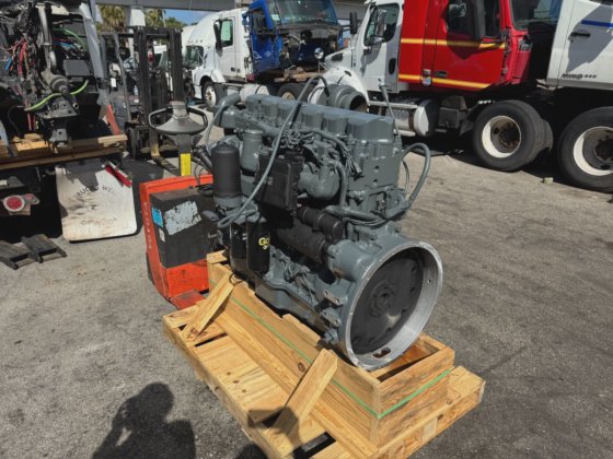 2001 Mack E7 427 Diesel Engine, DRIVER SIDE ECM MOUNT, 427HP, 1MKXH11 ...