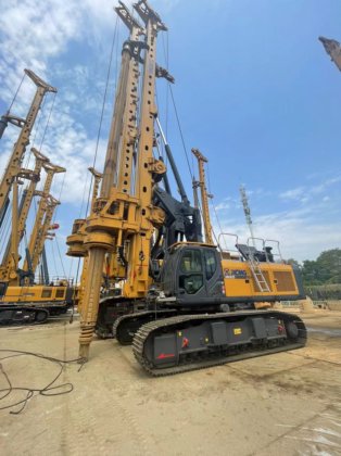 2022 XCMG XR240E in Ontario, Canada