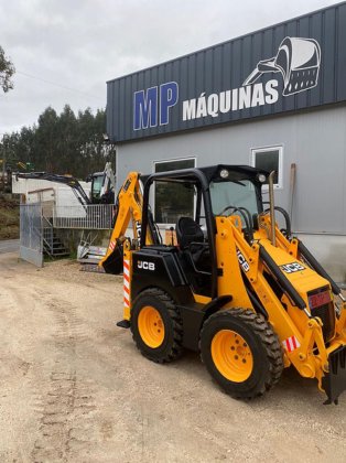 2018 JCB 1CX HF in Alvaiázere, Portugal
