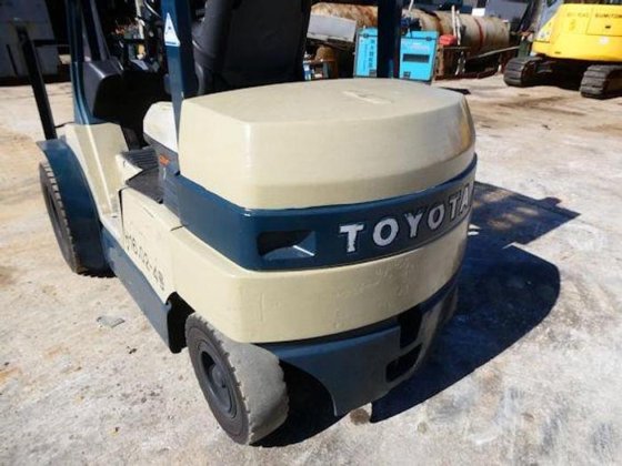 TOYOTA 7FBJ35 Forklift in Singapore, Singapore