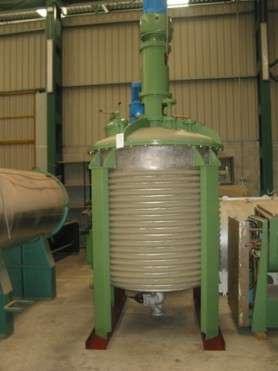 3000 LITERS REACTOR WITH ANCHOR AGITATION AND HALF-COIL in Barcelona, Spain