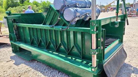 Derrick FLC 504 Shale Shaker in Houston, TX, USA