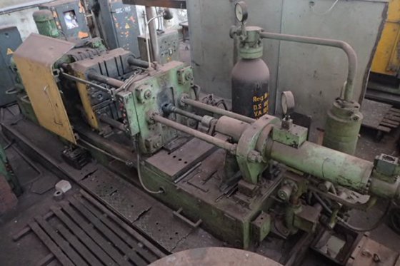 Metal injection molding machine 250 tons , model A711A08 in Częstochowa ...