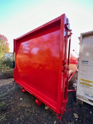 35yd Self-Contained Compactor in East Brunswick, NJ, USA