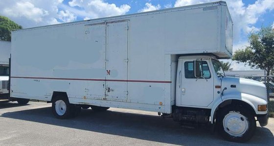 2000 INTERNATIONAL Navistar 4700 in West Palm Beach, FL, USA