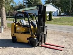 2000 Caterpillar T70D LPG Forklift in Bellevue, NE, USA
