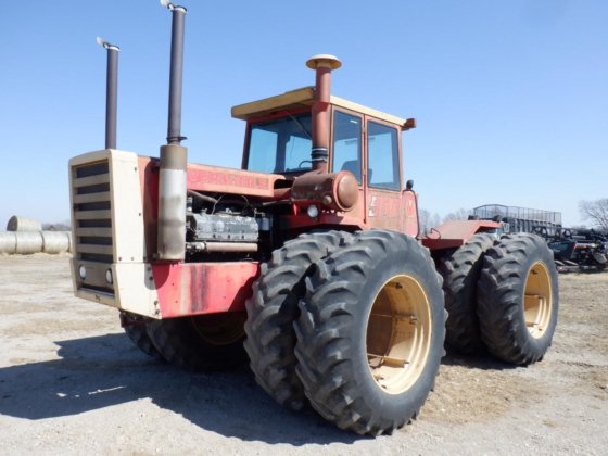 1976 Versatile 900 4WD Tractor in Hartford, KS, USA