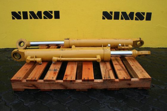 Bell B40 Reconditioned Steering Cylinder in Emalahleni, South Africa