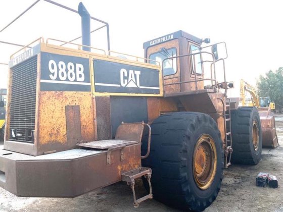 1990 Cat 988b wheel loader in Sharjah, United Arab Emirates