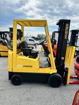 Hyster S30XM in Fort Lauderdale, FL, USA