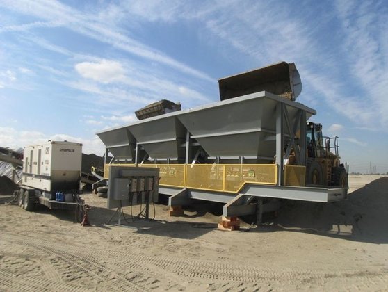 Model 108-3P Portable 3 Bin Blending Hopper R2508 in Sacramento, CA, USA