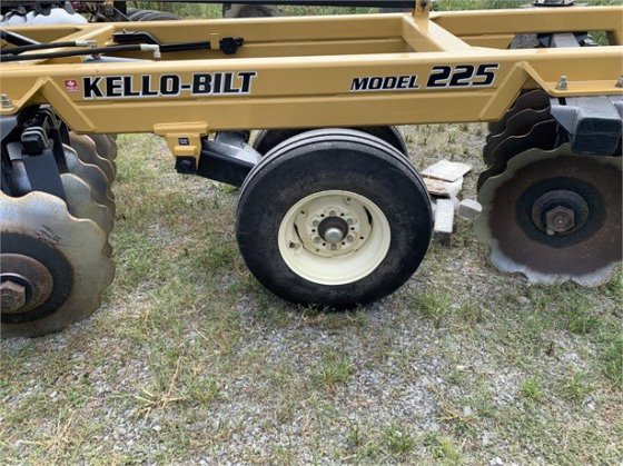 2018 KELLO-BILT 225-8FT OFFSET DISC in Springbrook, Alberta, Canada