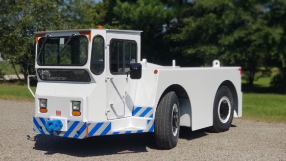 1997 Aircraft Pushback Push Tractor FMC B500 in Leland, NC, USA