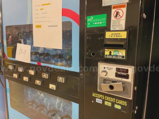 Dixie-Narco 501E Vending Machine in Columbus, OH, USA