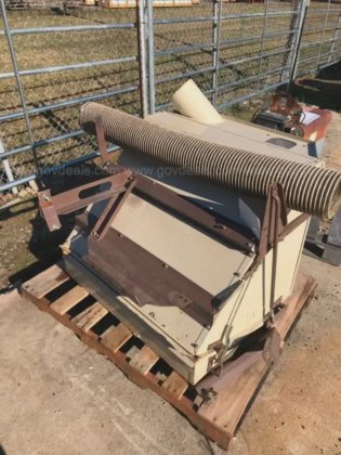 GRASSHOPPER BAGGER SYSTEM ON ONE PALLET. in Little Rock, AR, USA