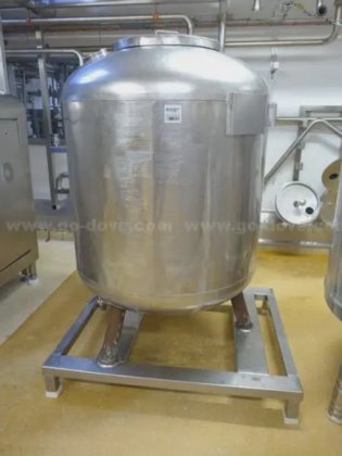 900 Litre Stainless Steel Tank in Kendal, United Kingdom