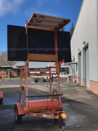 2002 ADDCO message board trailer in Cornelius, OR, USA