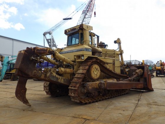 1988 CAT D10N in Yokohama, Kanagawa, Japan