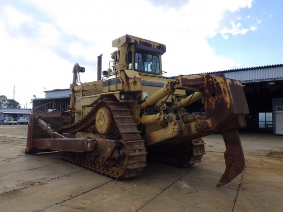 1988 CAT D10N in Yokohama, Japan