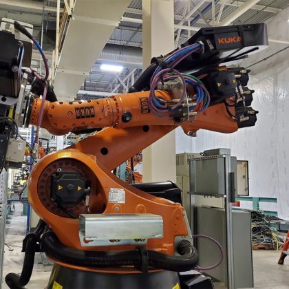 KUKA KR210 Robot w/ KRC2ed05 Controller in Pontiac, MI, USA