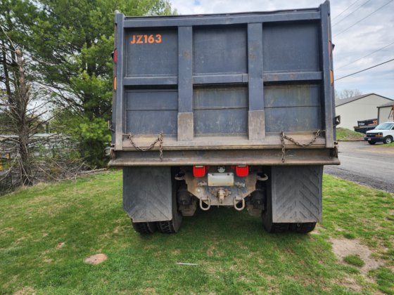 1995 MACK RD688S in Spring City, PA, USA