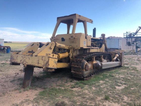1975 CATERPILLAR D8K WITH REAR RIPPER DOZER OPEN CAB in Miami, FL, USA