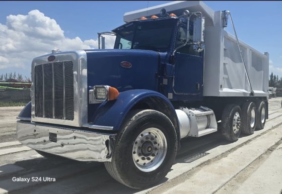 2014 PETERBILT 365 DUMP TRUCK TRI-AXLE CUMMINS ISX ENGINE in Miami, FL, USA