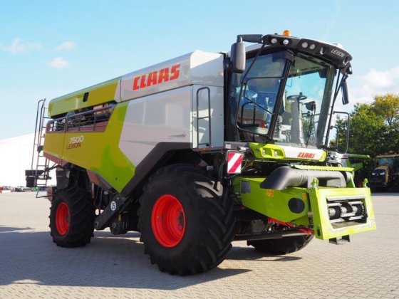 2022 Combine CLAAS Lexion 7500 2022 DEMO in Dolna Oryahovitsa, Bulgaria