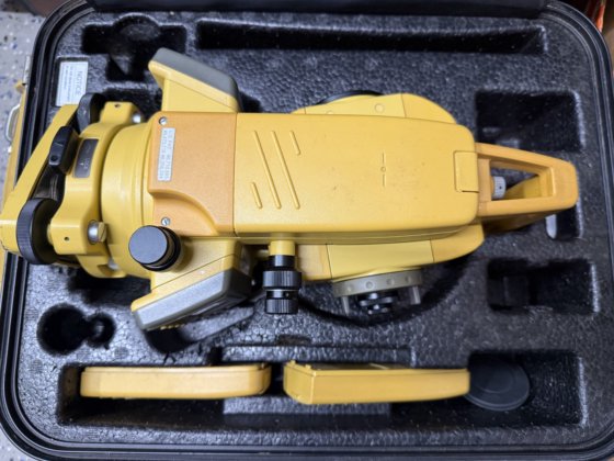 Topcon GPT-3005W Total Station Transit in Miami Lakes, FL, USA