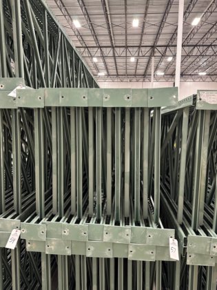 Interlake Mecalux 30' x 42" Teardrop Pallet Racking Uprights, 3x3 ...